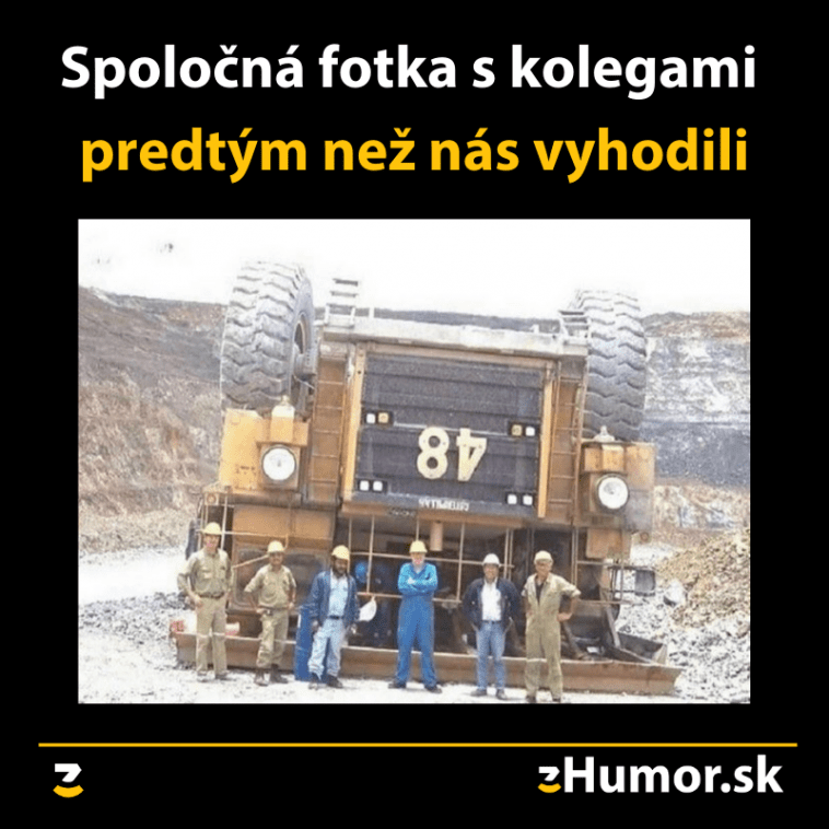 Skupinová fotka v práci pred vyhadzovom